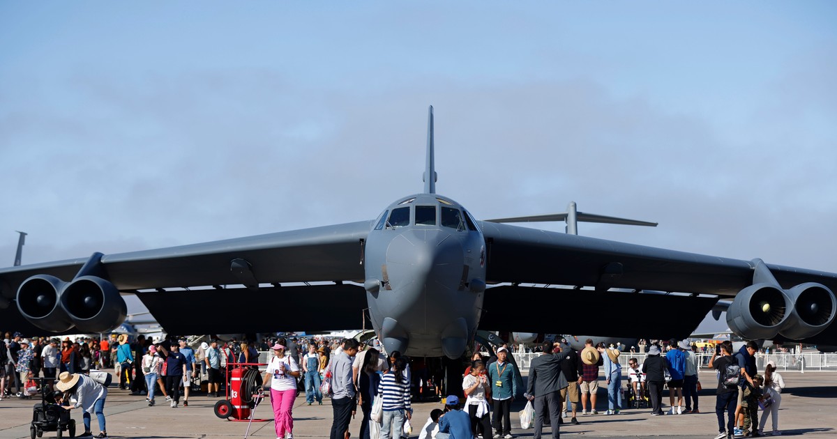 A Delta pilot narrowly avoided a B-52 collision in North Dakota: 'I don ...