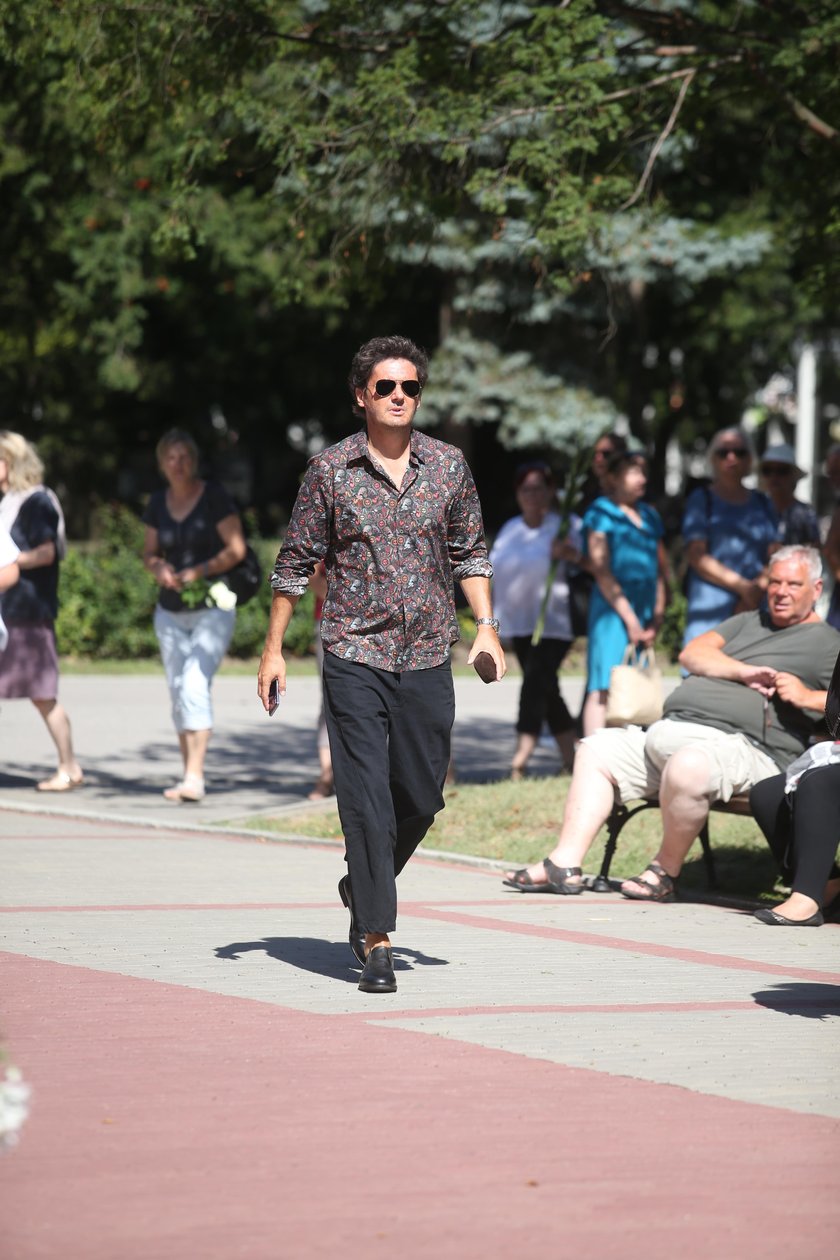 Znani na pogrzebie Kory. Tak pożegnali przyjaciółkę. ZDJĘCIA