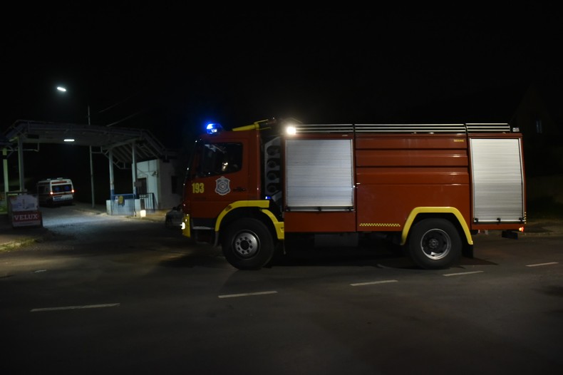 Jedna osoba spasena iz požara: Gori zgrada u Kučevu, vatrogasci na terenu - Naslovi.net