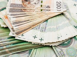 Tyle oszczędności powinien mieć 40-latek. Zapomnij o trzech pensjach [KWOTY]