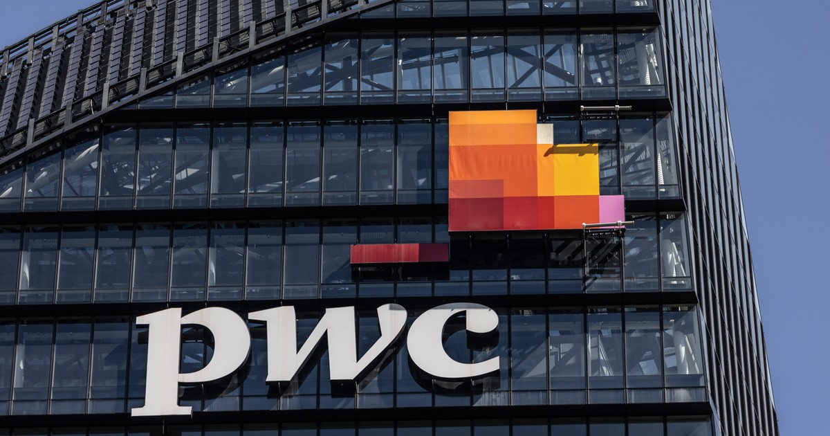 PwC is using 'prompting parties' to teach employees how to use AI in a ...