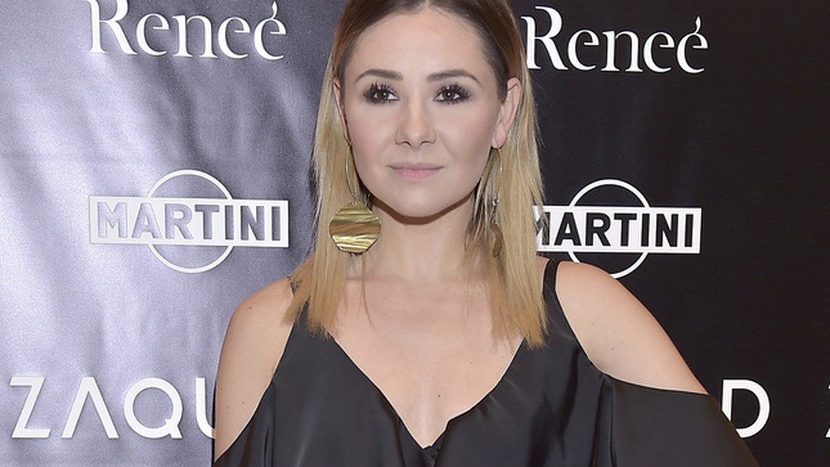 Anna Karwan spadła ze sceny podczas koncertu. Nagranie pokazała na ...