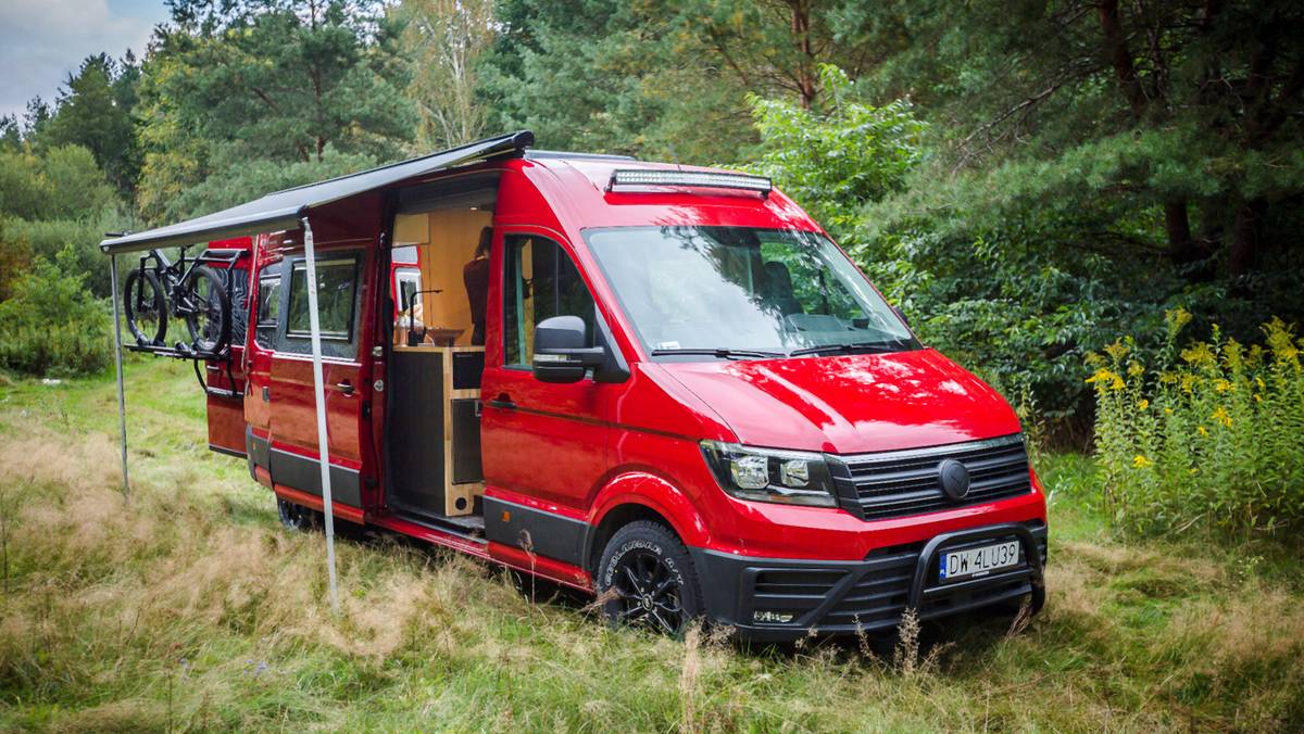 Jak powstaje kamper na zamówienie? Od nudnego busa do kampera marzeń