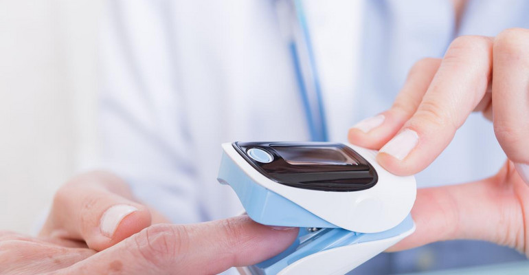 Pulsoksymetr - działanie i prawidłowe wskazania pomiarów. Jakie rodzaje ...