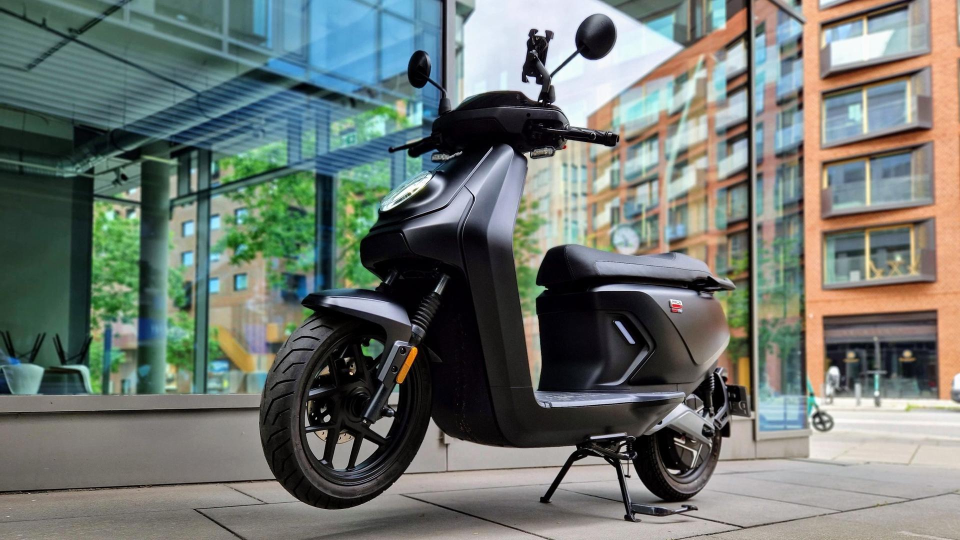 NIU MQi GT Evo: test skutera elektrycznego, który osiąga prędkość 100 ...