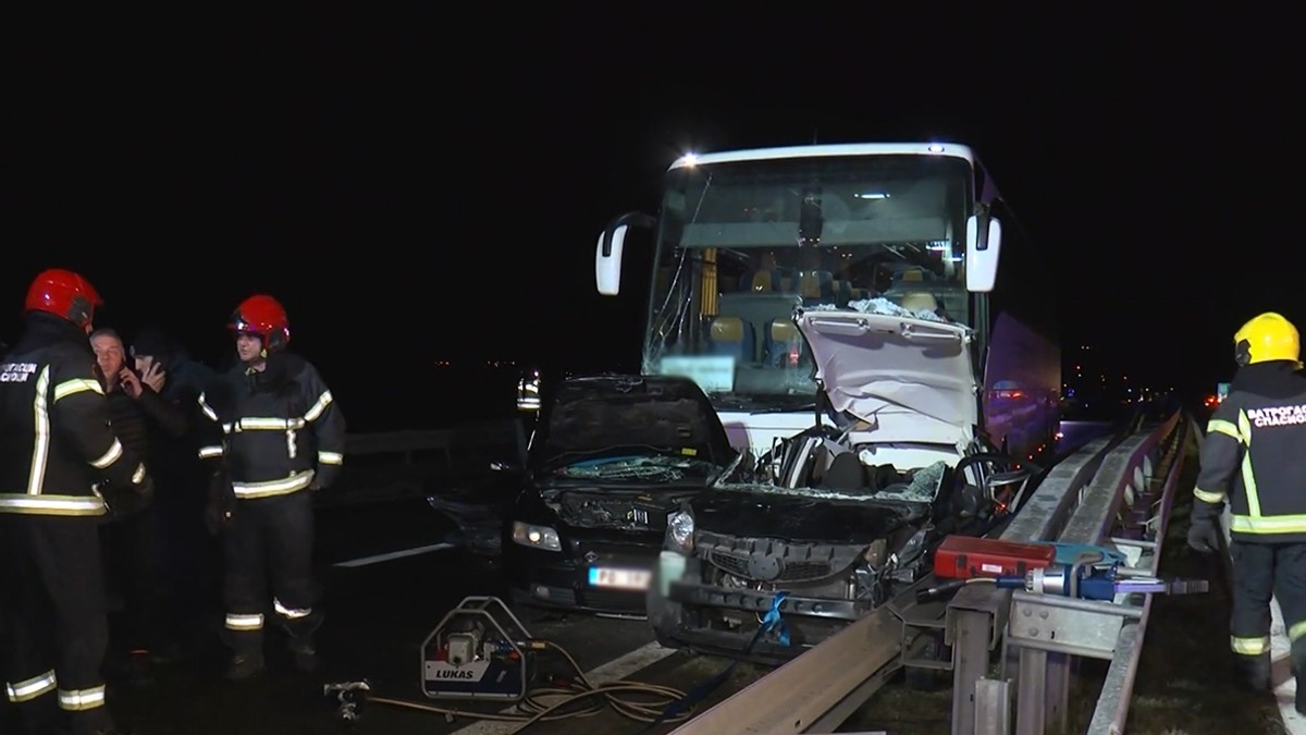 Prve slike sa mesta jezive saobraćajne nesreće kod Kragujevca - Blic