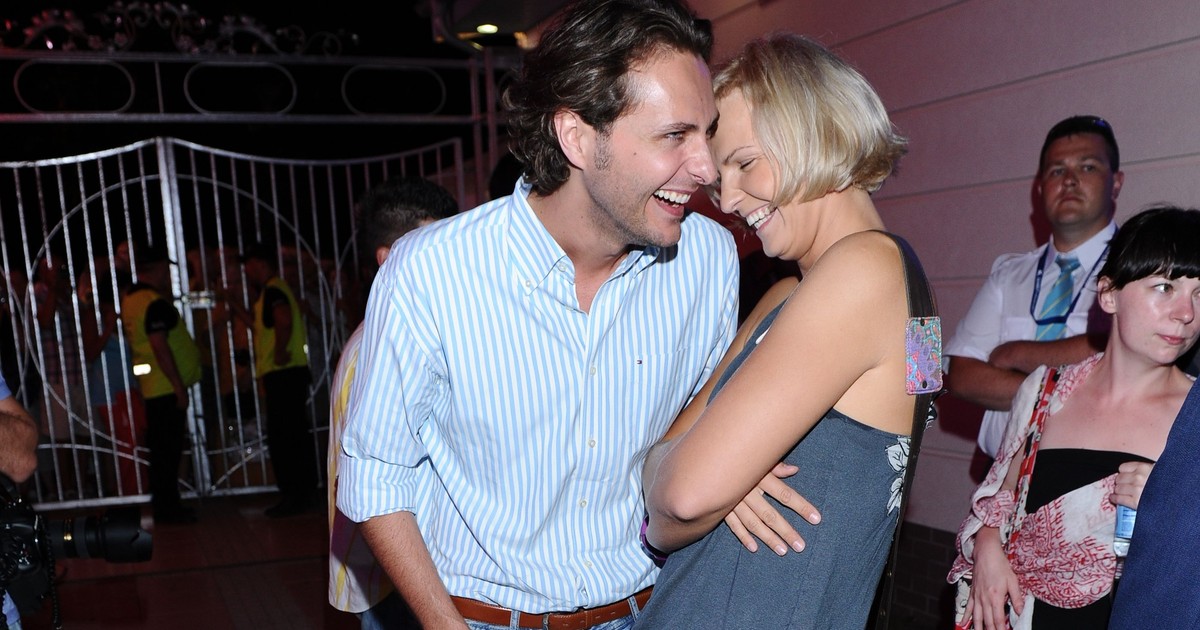 Piękna i bardzo zakochana Otylia Jędrzejczak - Plejada.pl