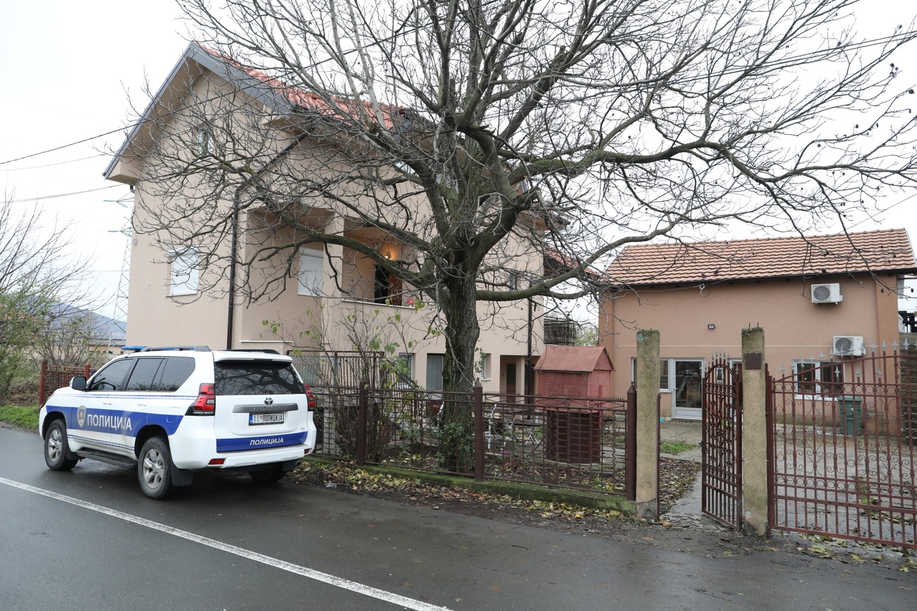 "ČUO SAM TRI RAFALA" Komšije ranjenog mladića u Resniku šokirane nakon ...