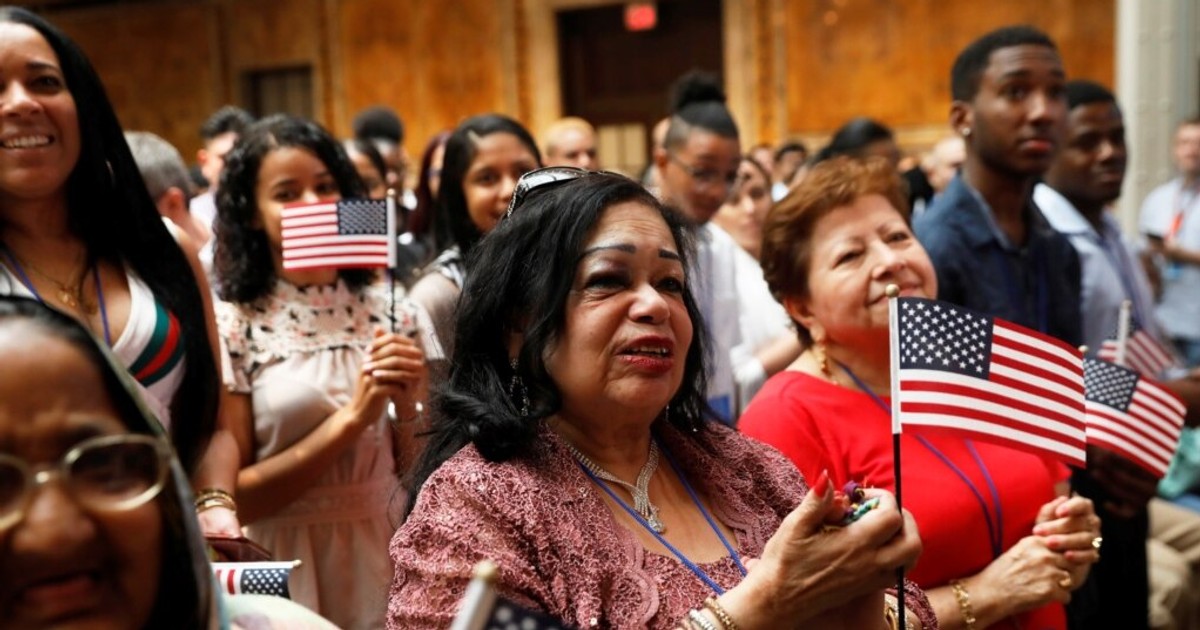 Top 10 foreign countries with the largest immigrant population in the ...