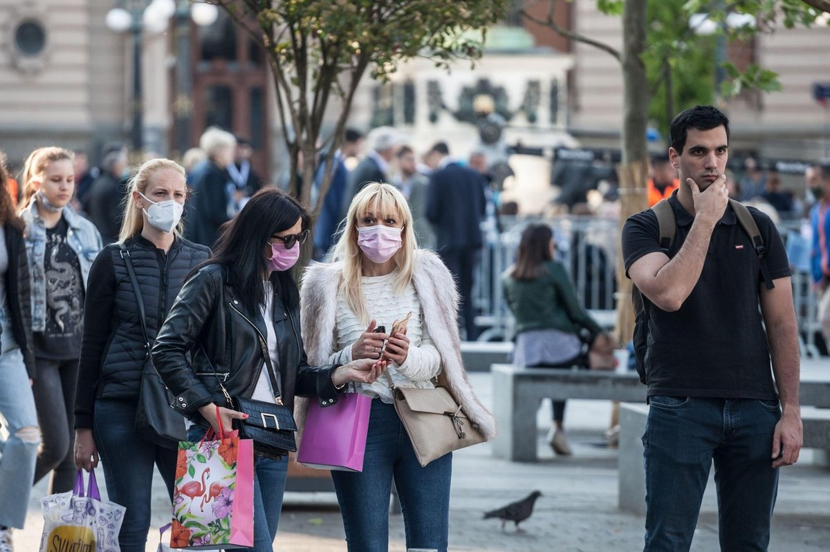 Simptomi KORONA VIRUSA SU SE PROMENILI: Virusolog otkrio ko širi novi ...