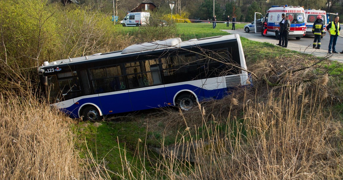 Kraków. Wypadek autobusu MPK w Nowej Hucie. 9 osób rannych