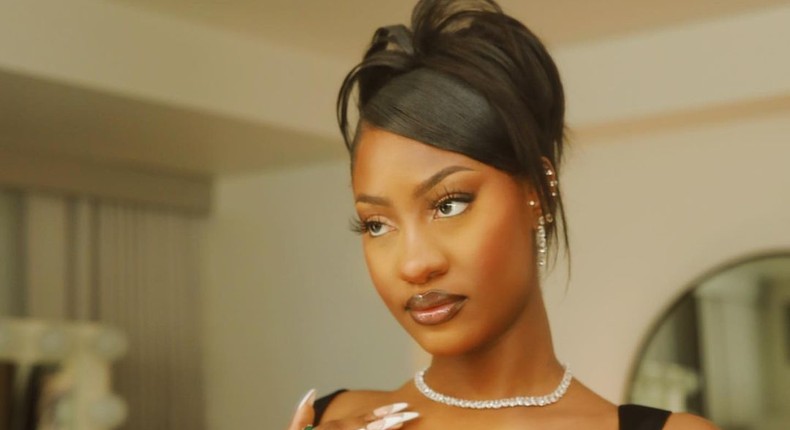 Tems wins Best R&B Album & Female Artist of the Year at 2022 Headies ...