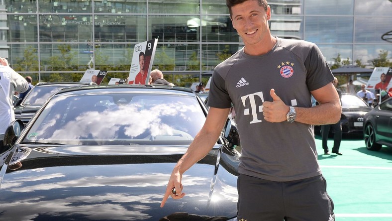 Robert Lewandowski po urodzinach ma nowy samochód, to audi RS 7 ...