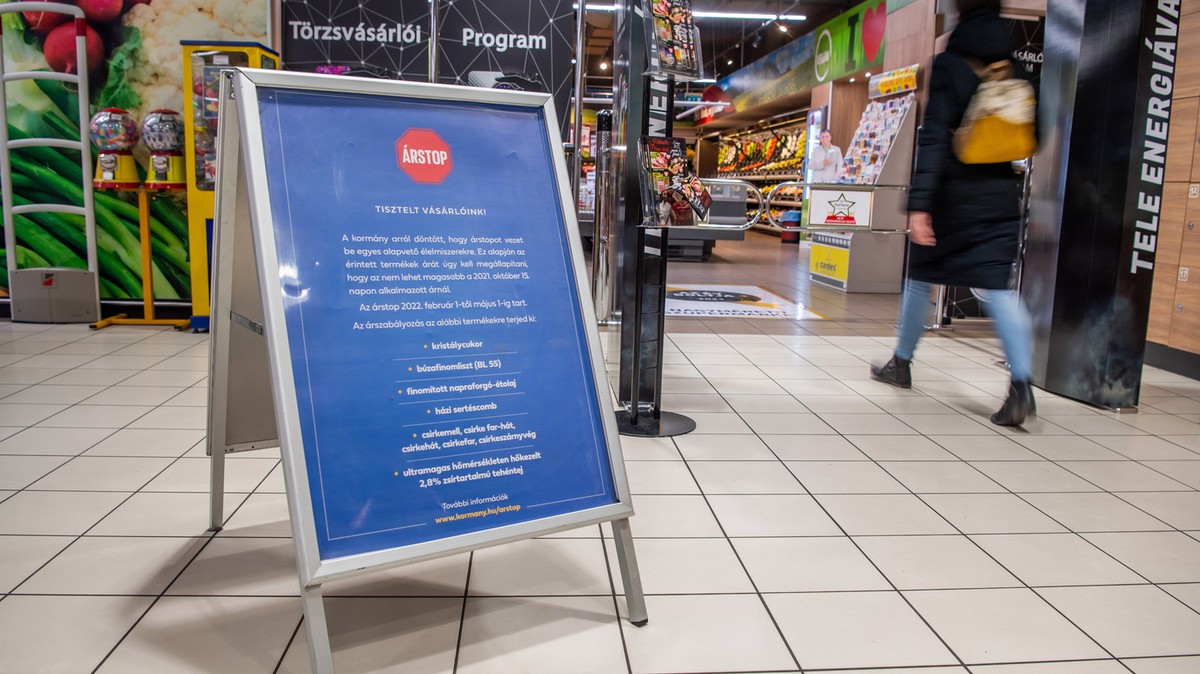 Itt a lista! Ezek az élelmiszerek kerülhetnek a hatósági ársapka alá ...