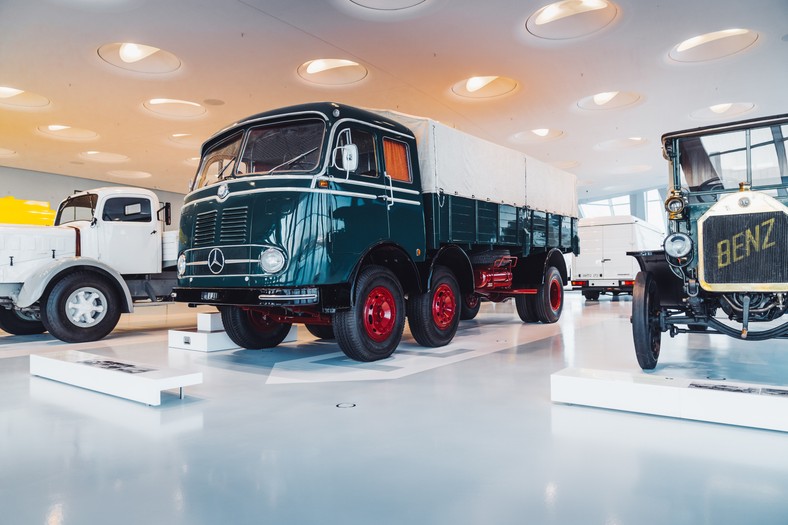 Mercedes Pullman - luksus, prestiż i przestrzeń