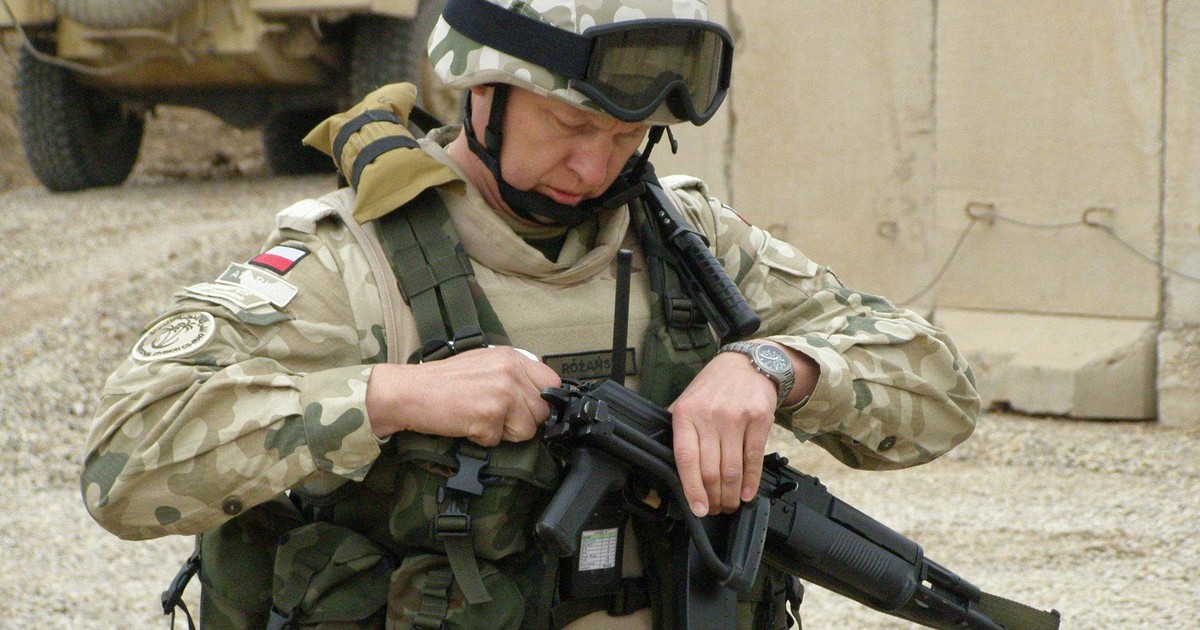 Generał Różański krytycznie o karabinku Grot - Wiadomości