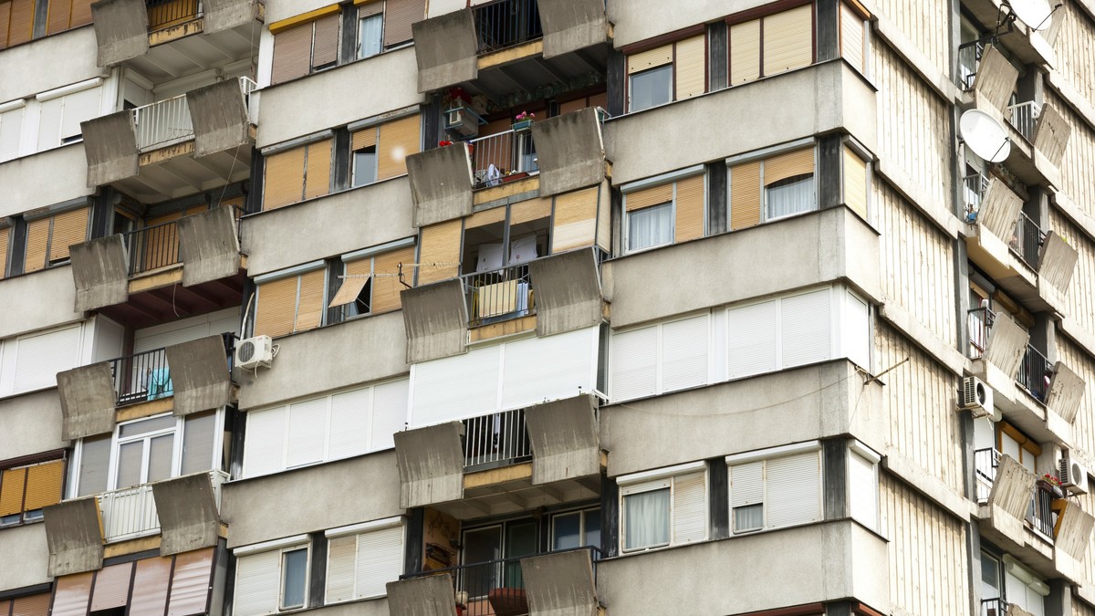 Vratio se u kuću koju je nasledio, ali mora da deli sobu s ilegalnim ...