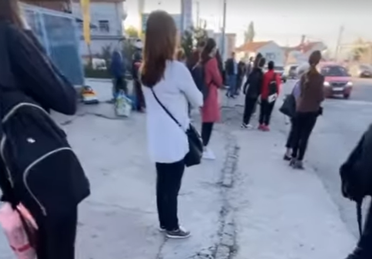 Udes na Smederevskom putu, saobraćaj blokiran - Blic Udes na Smederevskom putu, saobraćaj blokiran - Blic
