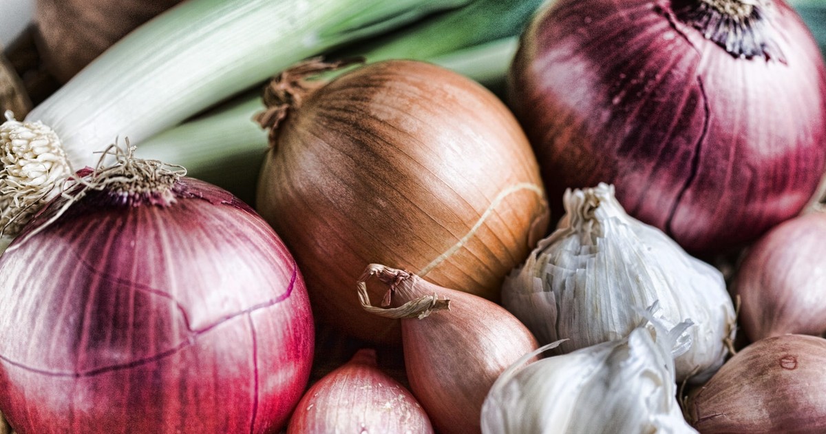 TikTokers are using onions to kill viruses and 'draw in the poison ...