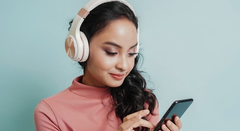 Here's how many people can stream and listen to Pandora at once from a ...