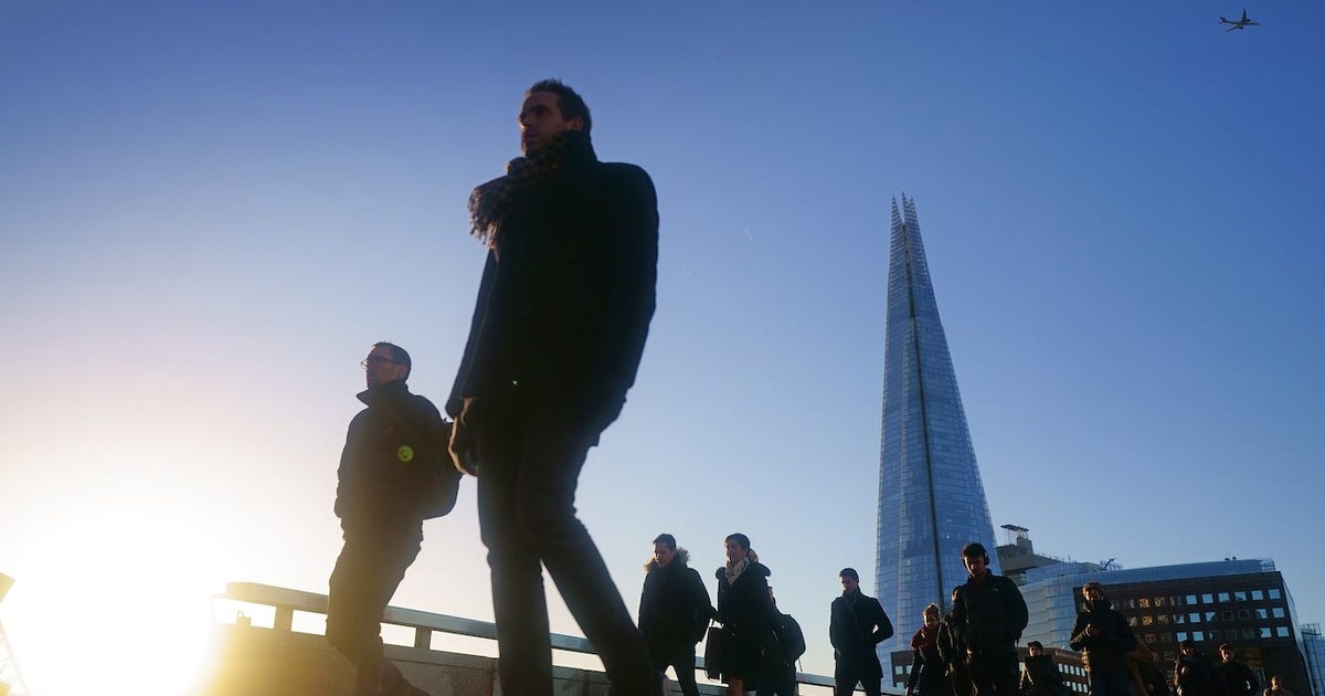 Support is growing for an alternative to the 4-day workweek — working 9 ...