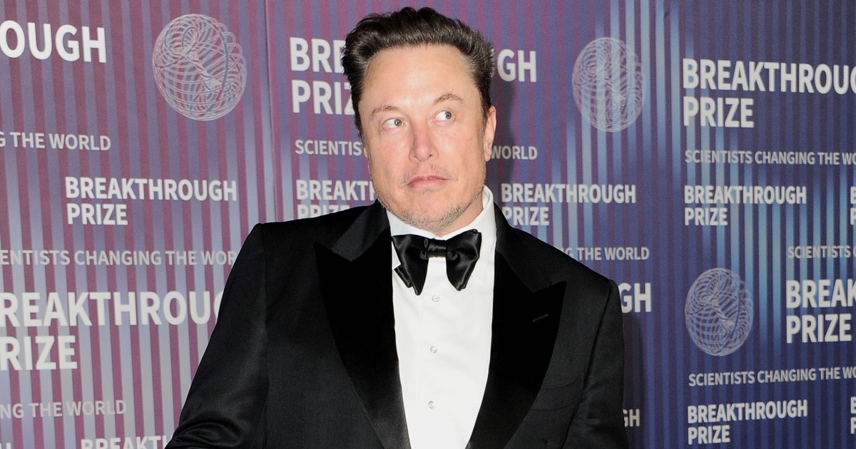 "Elon Musk's Name Change: From Musk to 'Kekius Maximus'" (Note: The ...