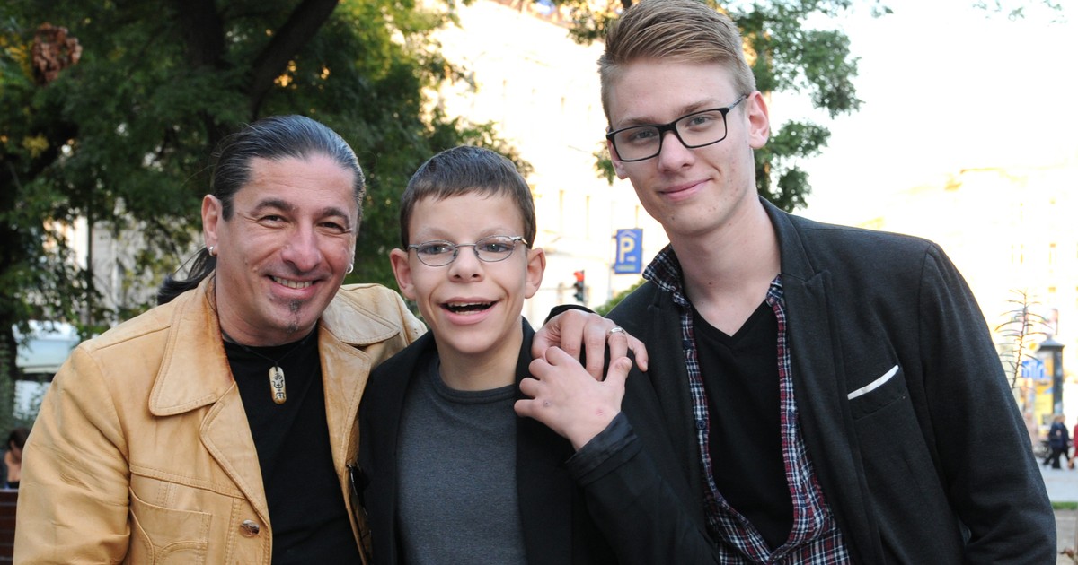 Boros Csabának nehéz döntést kellett meghoznia kisfia jövőjéről - Blikk ...