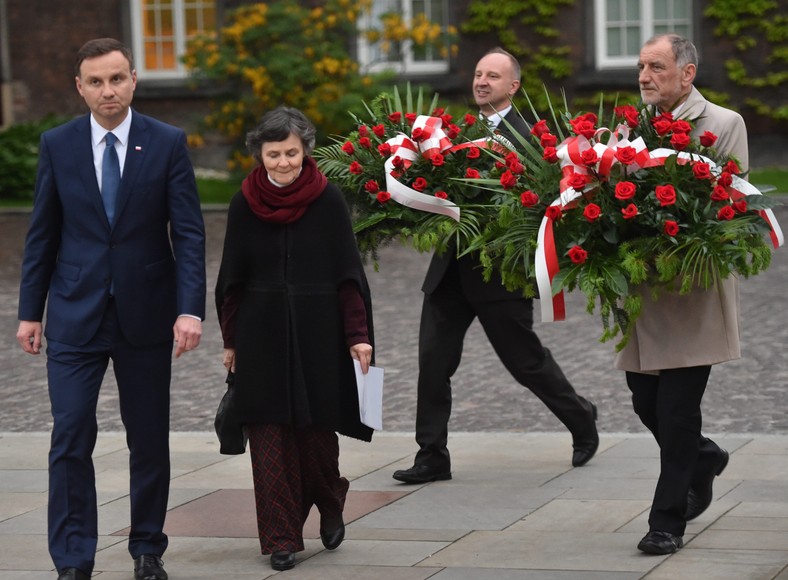 Andrzej Duda ma adoptowaną siostrę. Rodzeństwo prezydenta: Anna i ...