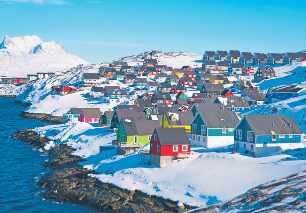 Tam, gdzie nie ma dróg i drzew. Czym przyciąga Grenlandia? [WYWIAD ...