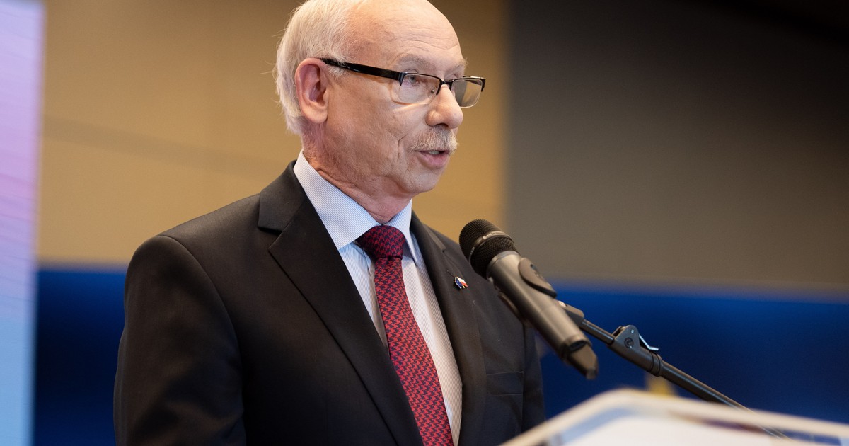 Janusz Lewandowski odpowiada premierowi ws. wprowadzenia euro - Wiadomości