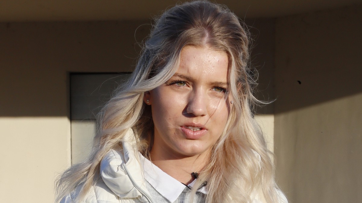 VV Merci kiborult, mert angolul szolgálták ki egy budapesti Starbucksban