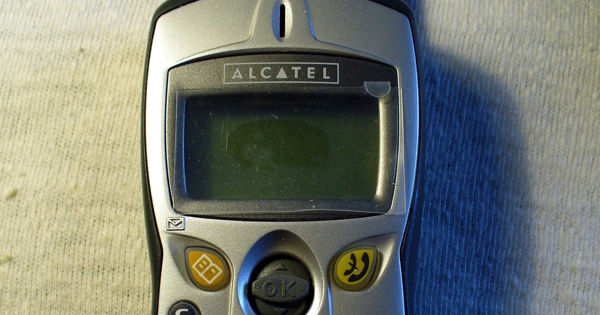 Alcatel OT301. Recenzja telefonu - Facet