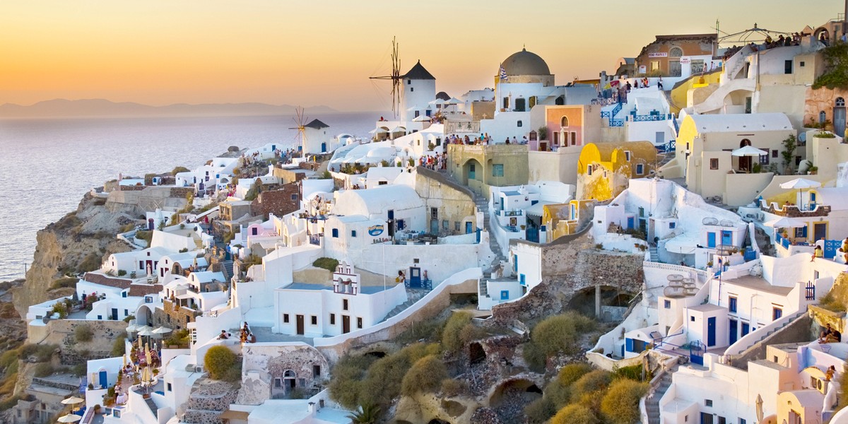 Grecy wprowadzają limit turystów na wyspie Santorini - Podróże