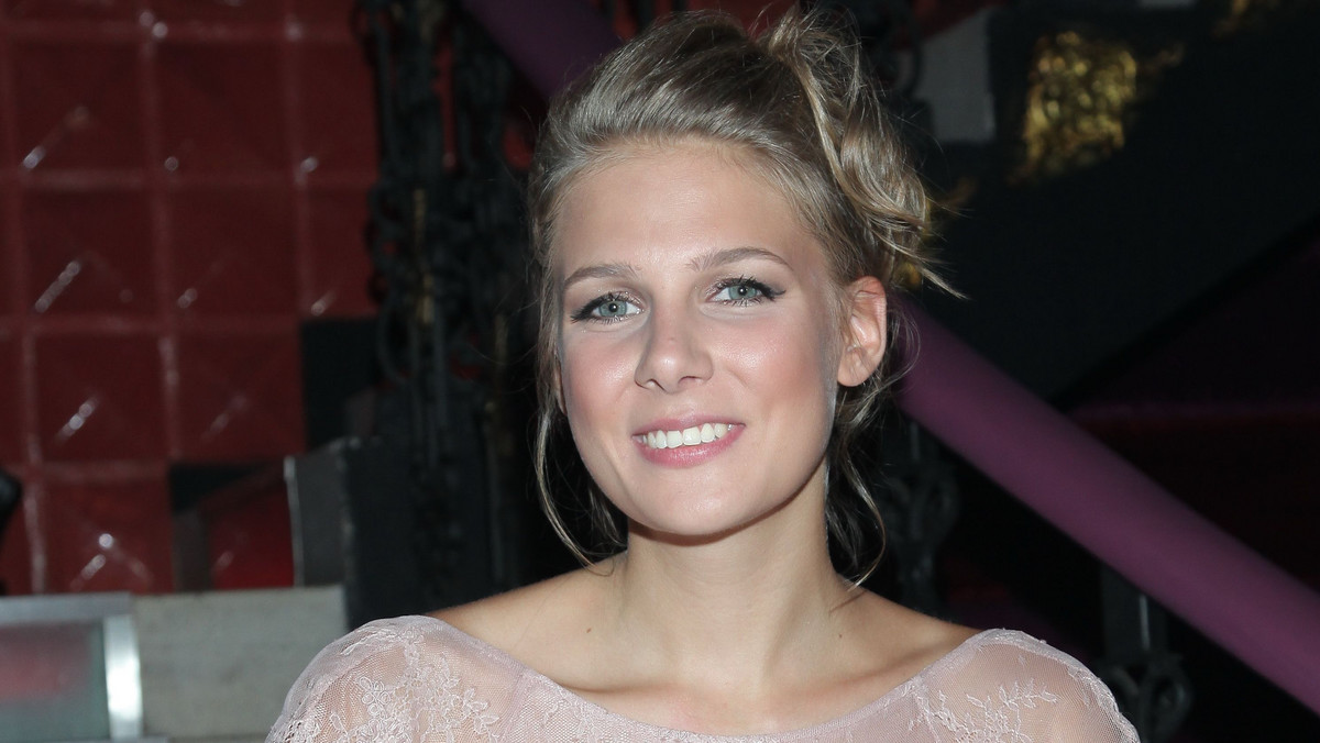 Zgrabna Marta Wierzbicka na Mazurach - Plejada.pl