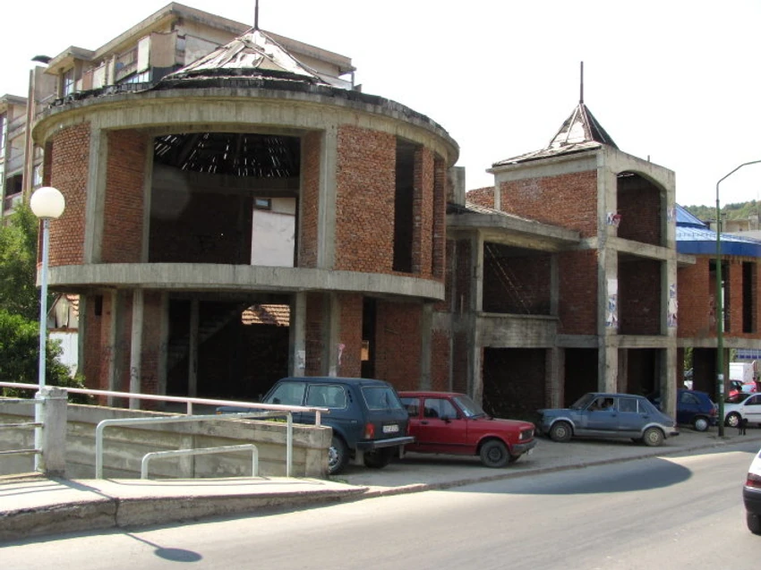 Dvoje đaka koji su pali sa zgrade u Lebanu čekaju teške operacije - Blic