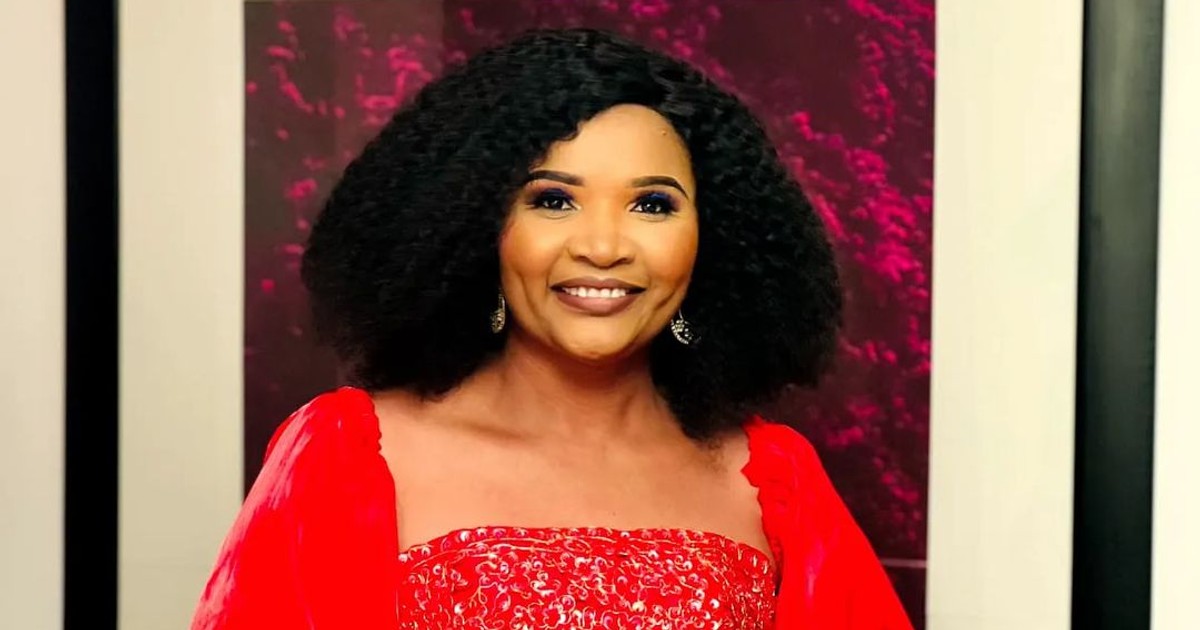 Gospel singer Lady Bee interrupts video shoot to preach to curious ...