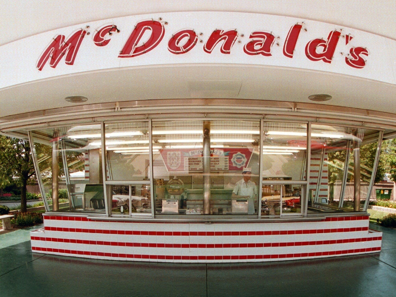 This is what it was like to go to McDonald's in the 1950s | Business ...