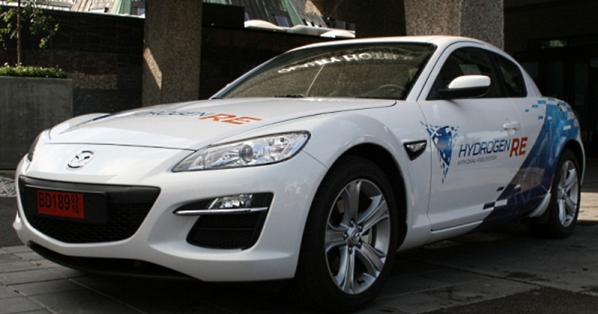 Mazda RX-8 Hydrogen RE: woda zamiast... spalin!