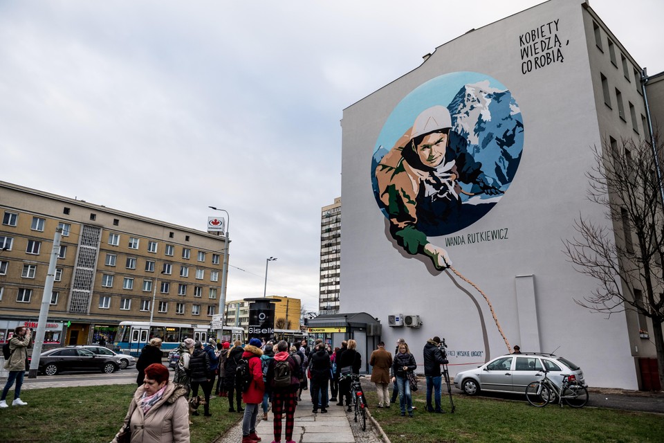 Wrocław: Wanda Rutkiewicz na muralu - Podróże