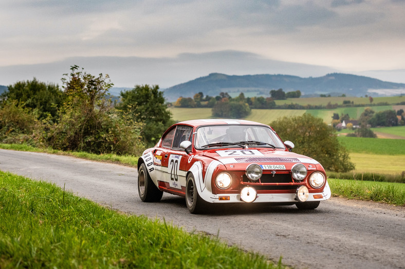 Skoda 200 RS z 1974 r. i Skoda Fabia RS Rally2 z 2022 r. Tak jeździ się ...