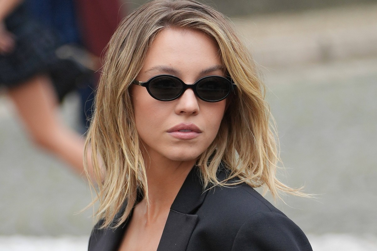 Sindi Svini u drskoj kombinaciji na Nedelji mode u Parizu - Žena.rs