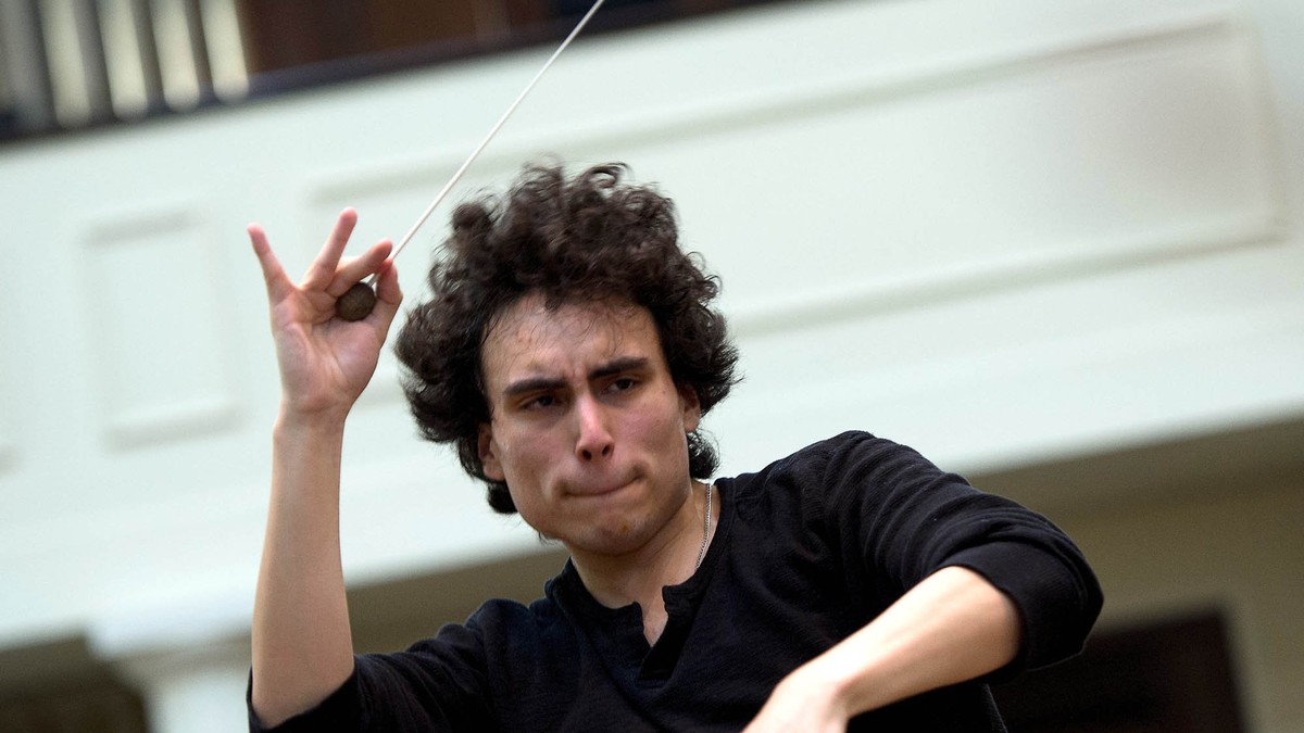 Najmlađi dirigent: Premlad da vozi autobus, zreo za filharmoniju - Blic