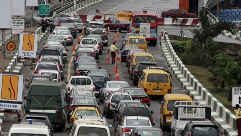 Roadblock Lagos traffic madness captured in 5 photos - Pulse Nigeria