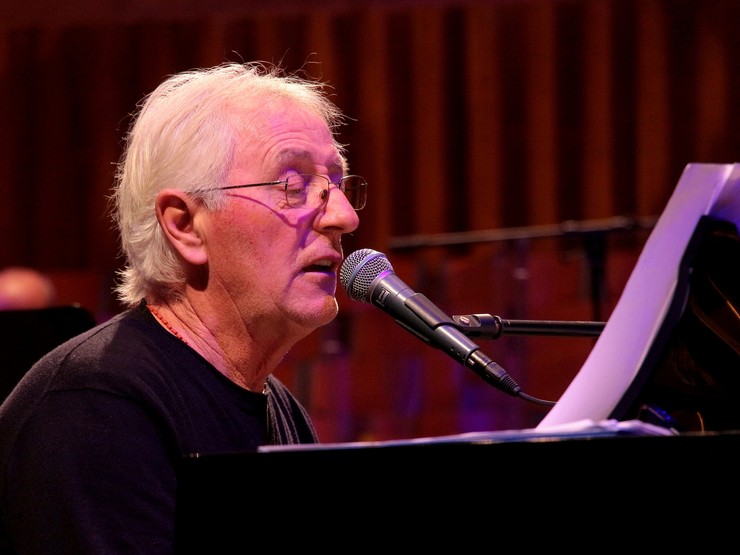 ODLAZAK LEGENDE Umro Oliver Dragojević