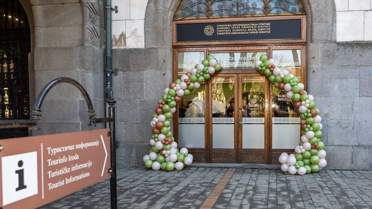 U Subotici svečano otvoren moderan Turistički info centar - Blic