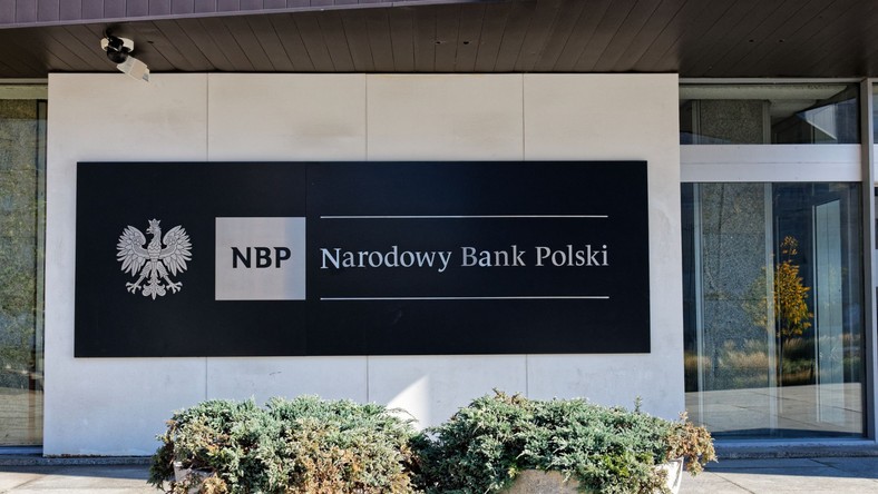 Zmiany w NBP. Bank centralny zgłosił projekt nowego logo - Dziennik.pl