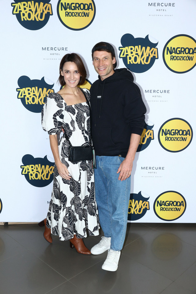 Tomasz Wolny wrócił na salony. Zabrał ze sobą żonę - Plejada.pl