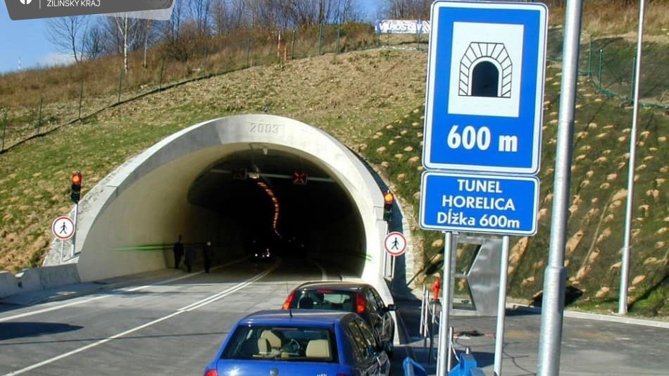 Opatrenia proti SLAK komplikujú situáciu na hraniciach s Českom: Polícia uzavrela tunel Horelica ...