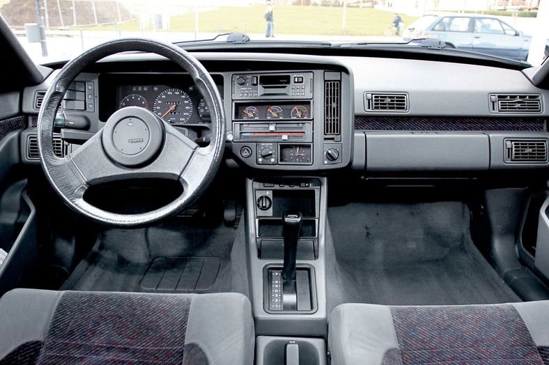 To było pierwsze takie Volvo. Klasyki z lat 80. - Volvo 480 Turbo.