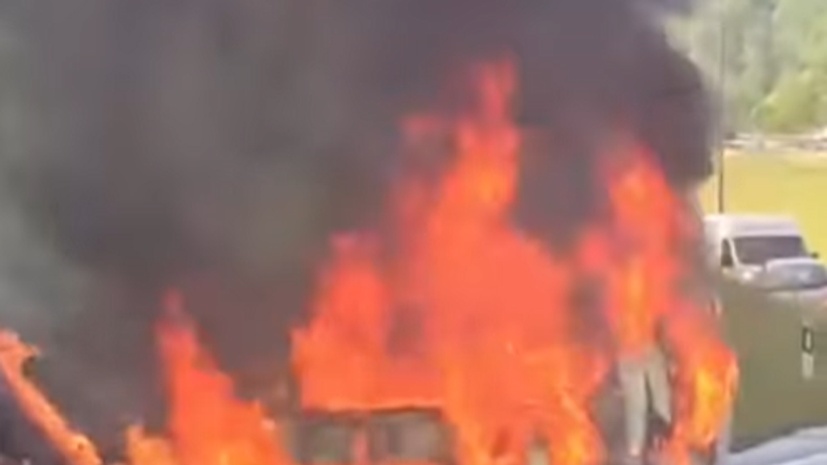 (Video) Drama na auto-putu kod Beograda! Vatrena stihija progutala ...